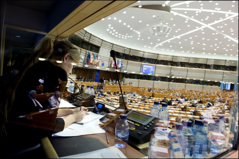 Traductor o intérprete, ¿es lo mismo? | Lema Traductores